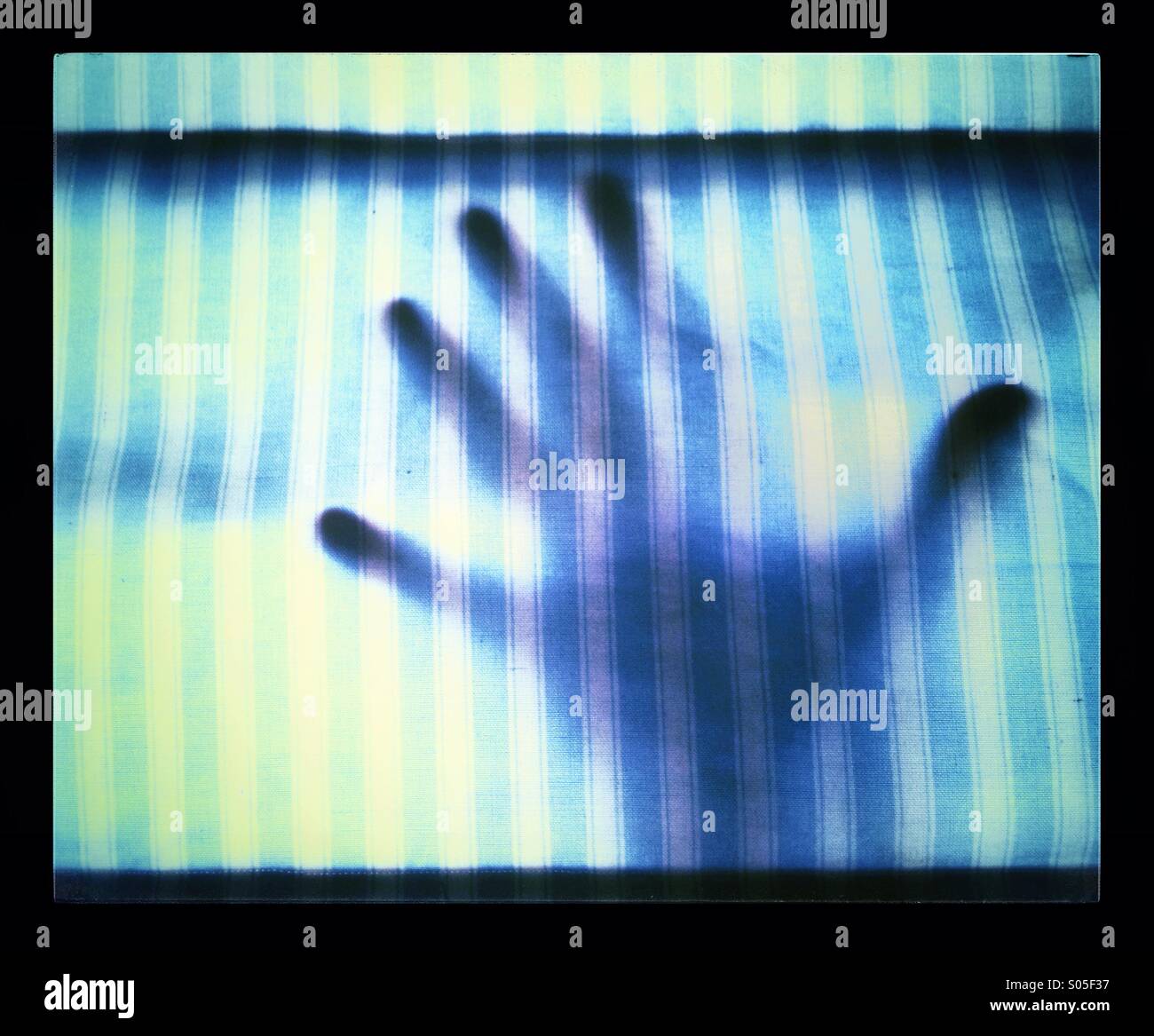 Scary hand shadow hi-res stock photography and images - Alamy