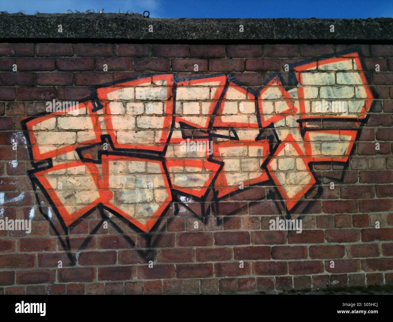 Graffiti brick hi-res stock photography and images - Alamy