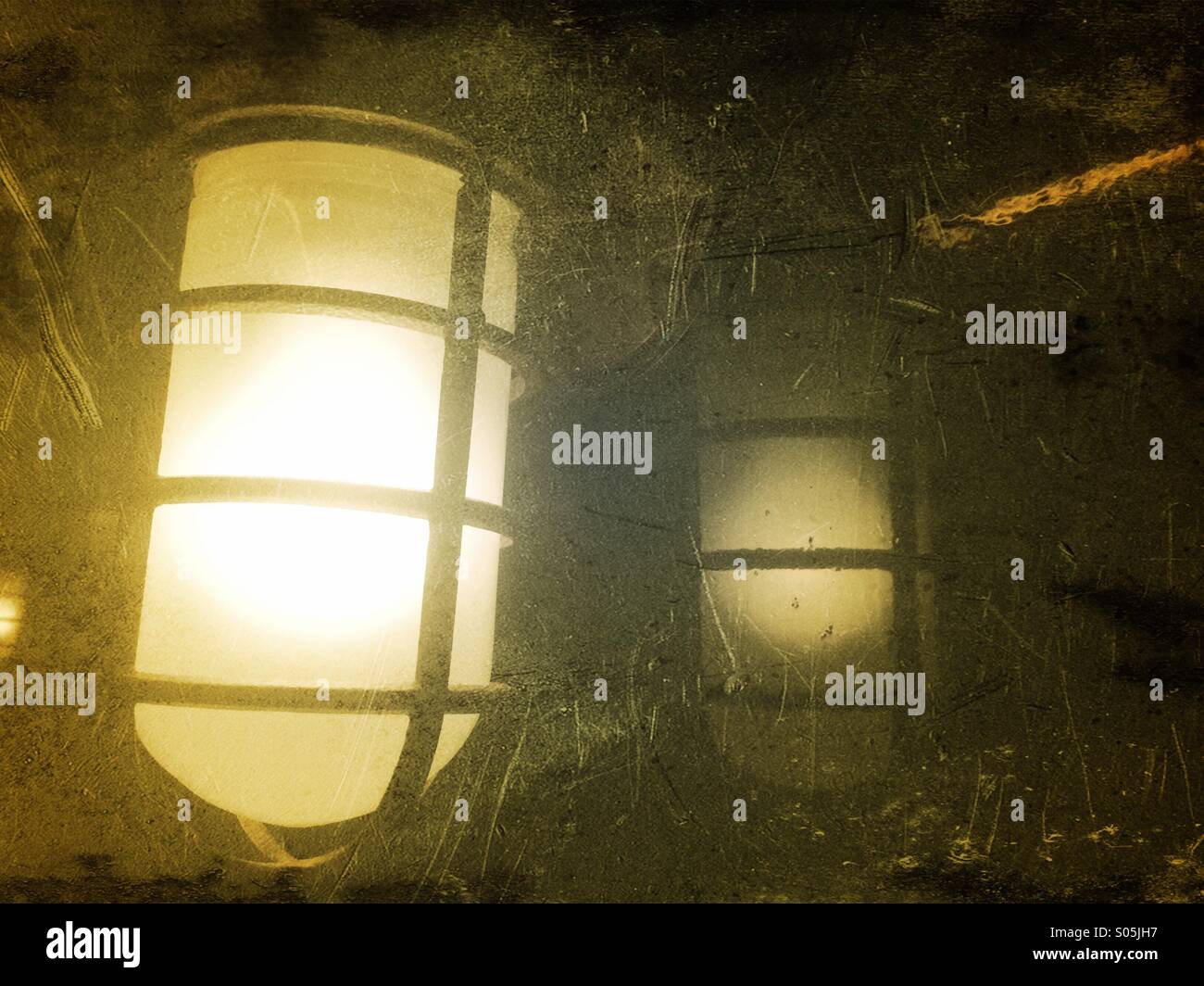Light reflection on wall hi-res stock photography and images - Alamy