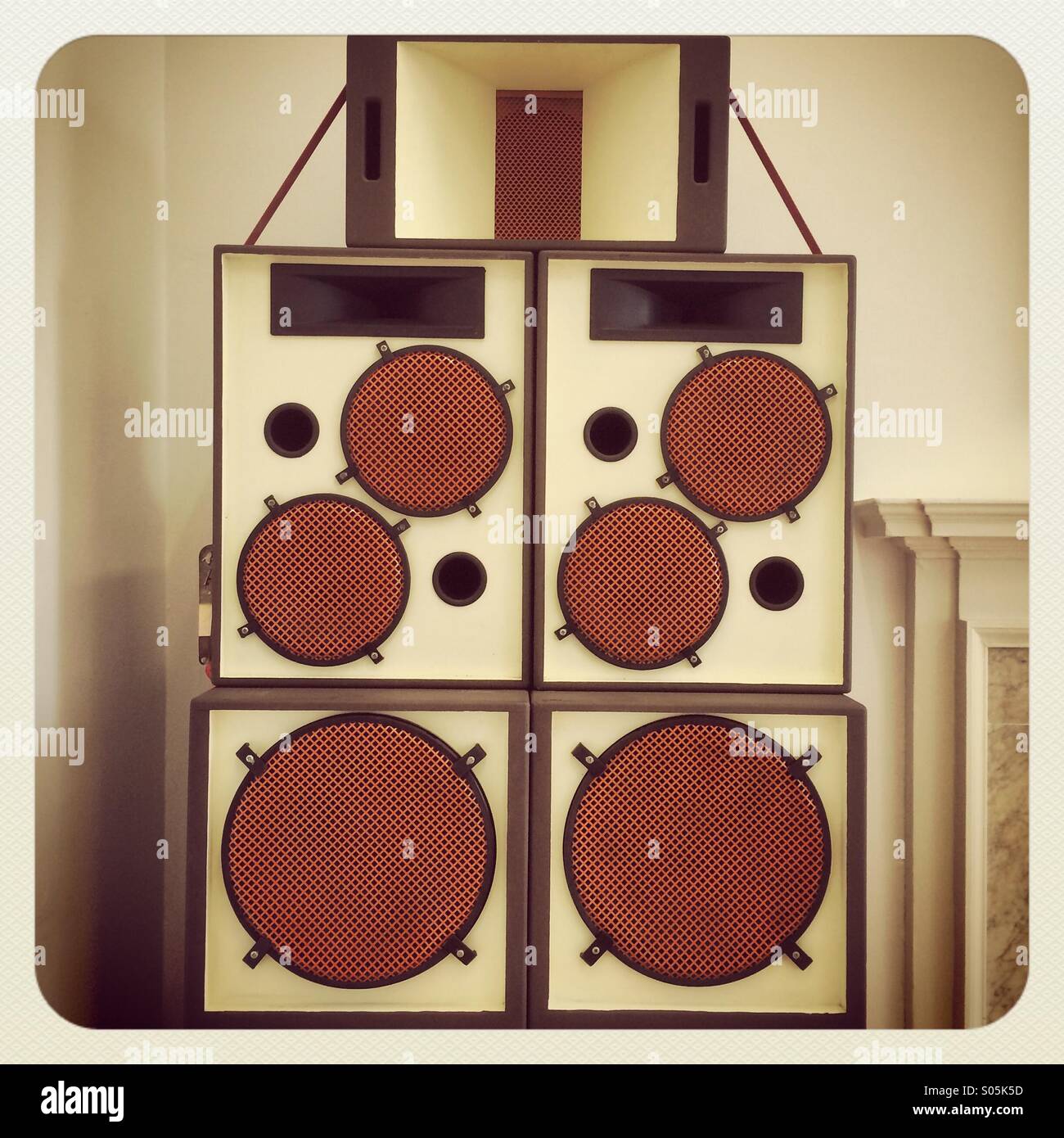 Sound system speakers hi-res stock photography and images - Alamy