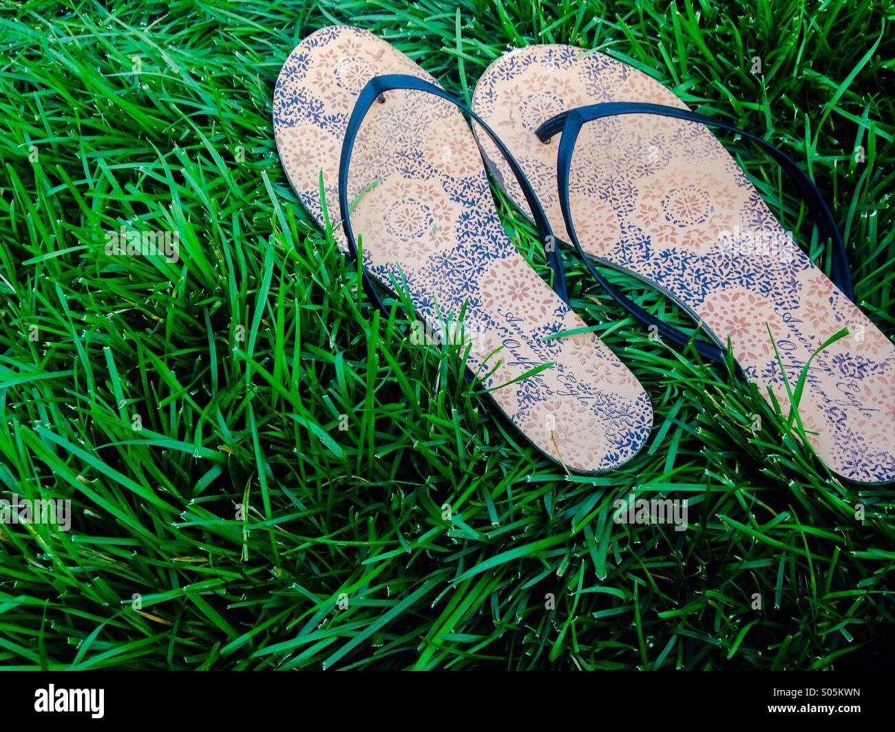Feet and grass hi-res stock photography and images - Alamy