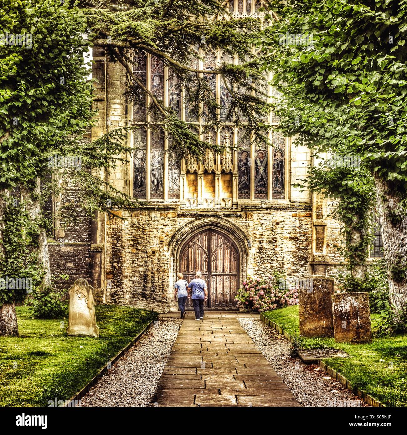 Shakespeares grave holy trinity church hi-res stock photography and ...