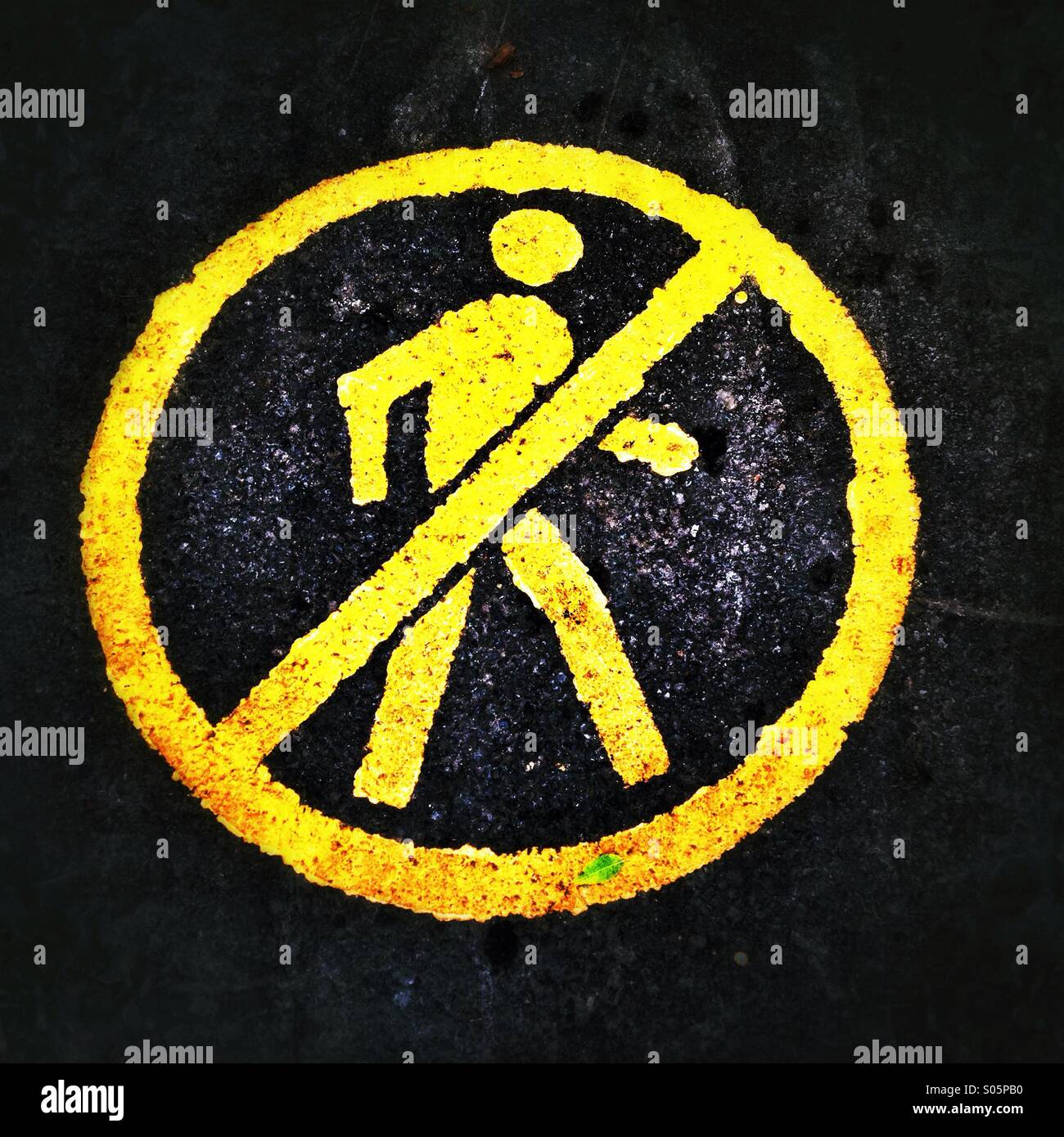 Ground signs hi-res stock photography and images - Alamy