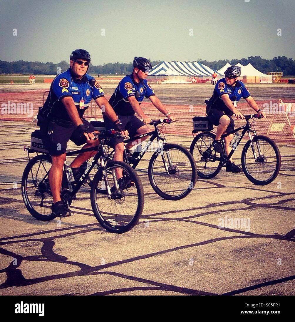 Bike Cops High Resolution Stock Photography and Images - Alamy