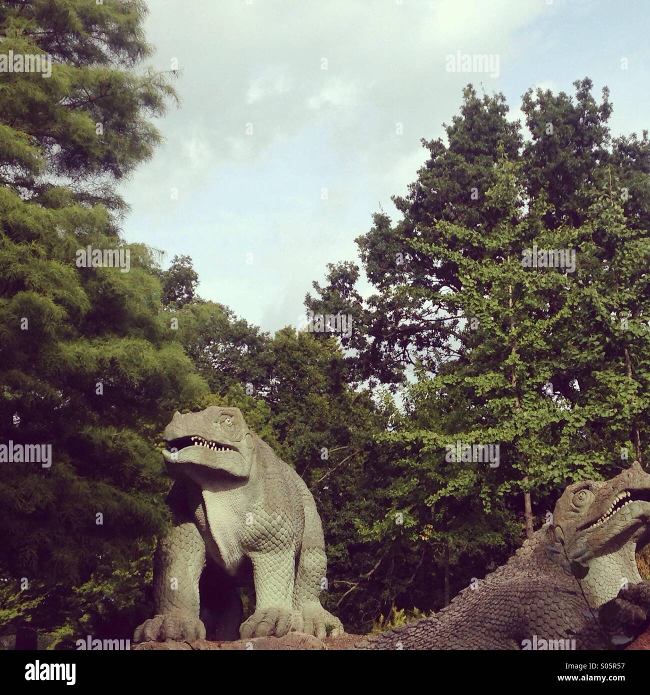 Crystal palace dinosaurs hi-res stock photography and images - Alamy