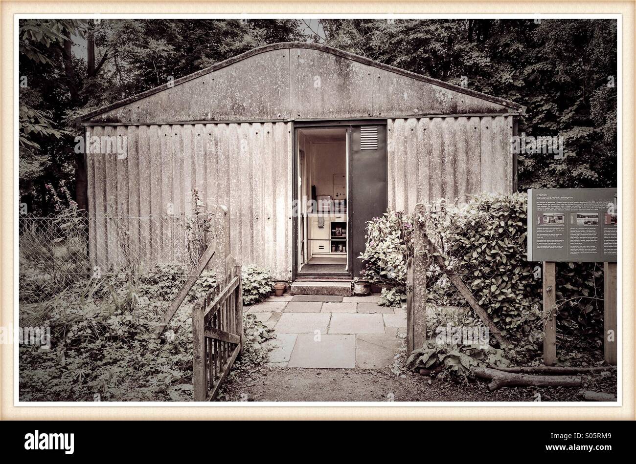 Post war prefab hi-res stock photography and images - Alamy