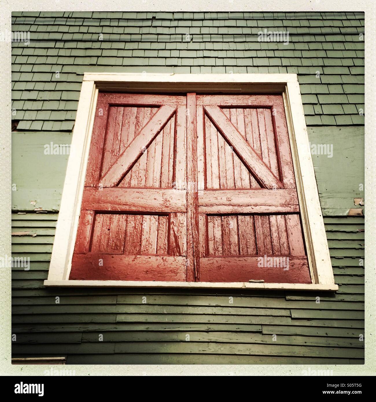 Green and red doors hi-res stock photography and images - Alamy