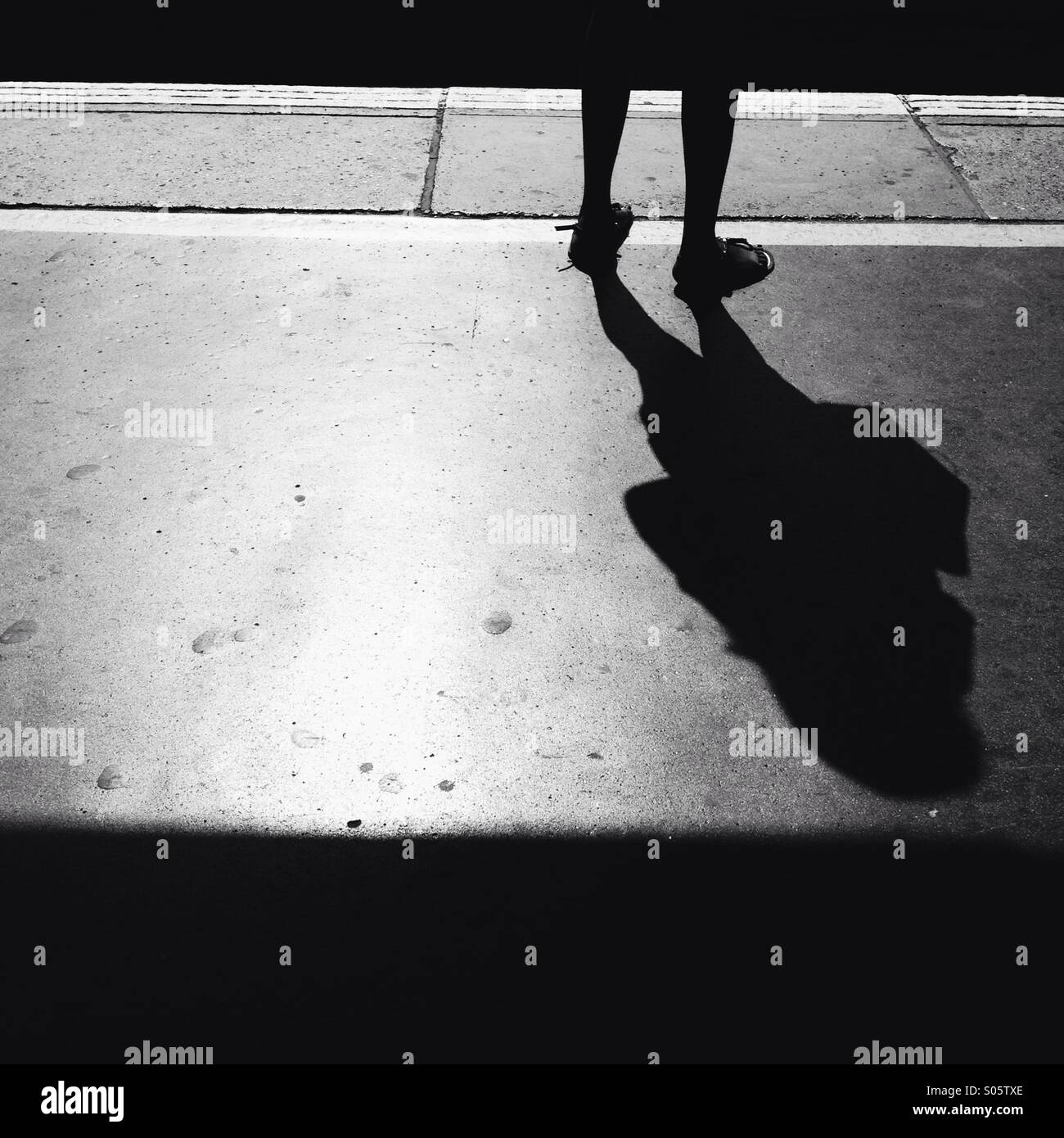 Shadow and contrast hi-res stock photography and images - Alamy