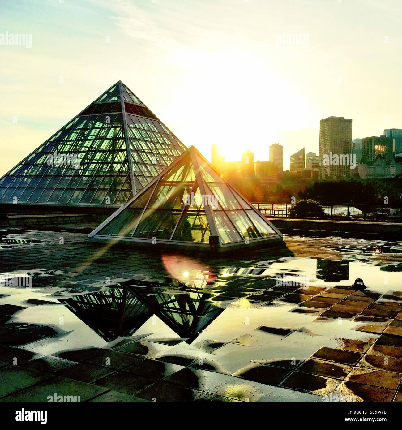 Atrium architecture hi-res stock photography and images - Alamy