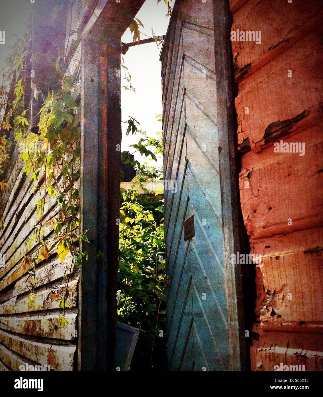 Old door open hi-res stock photography and images - Alamy