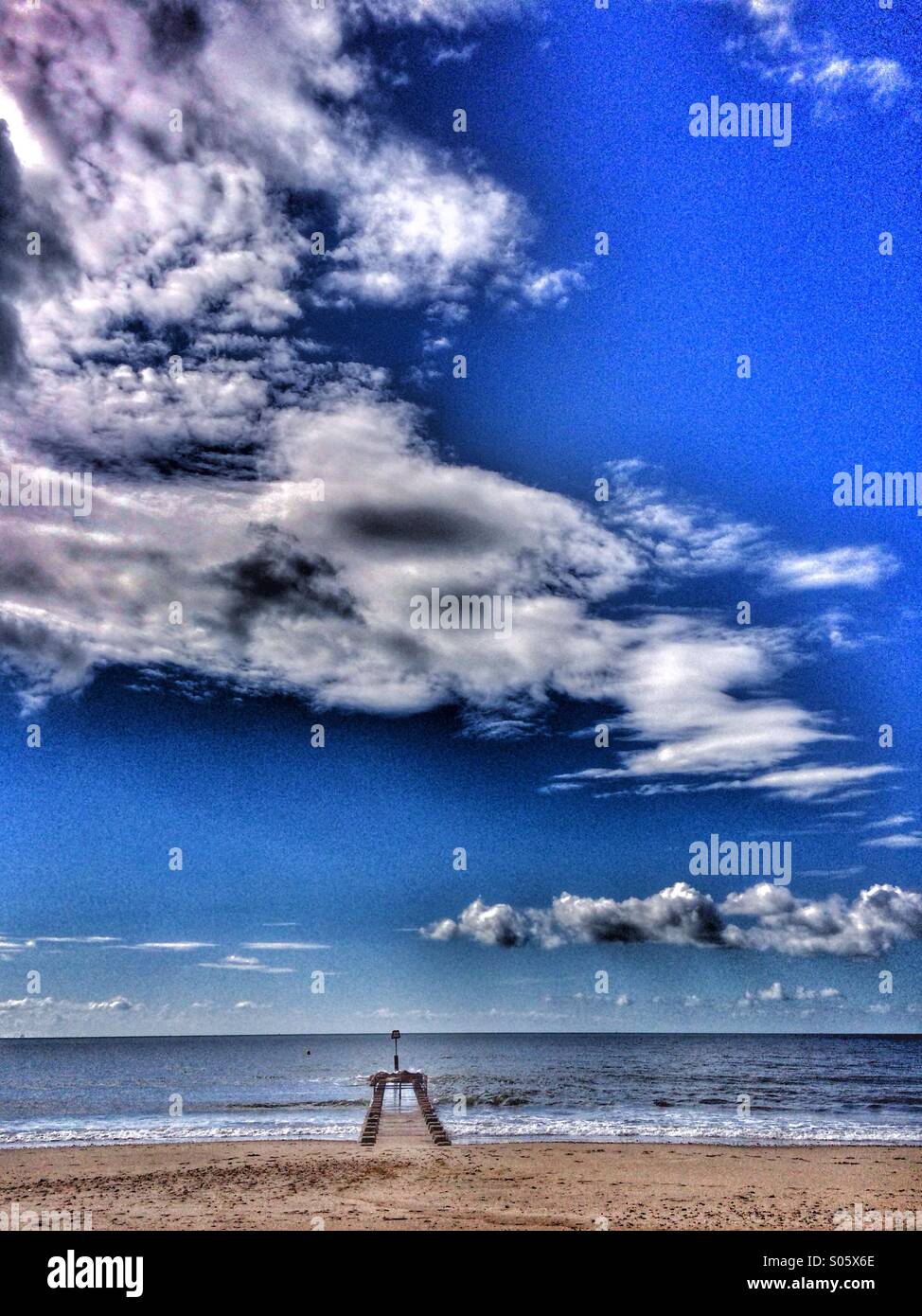 Dramatic sky over sea hi-res stock photography and images - Alamy