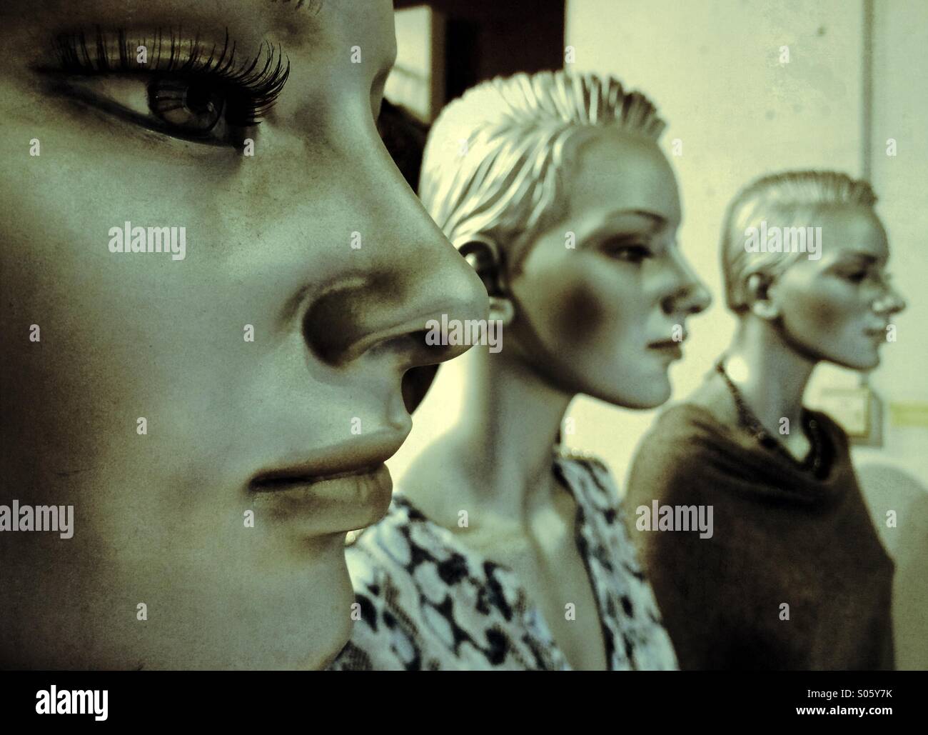 Mannequins female hi-res stock photography and images - Alamy
