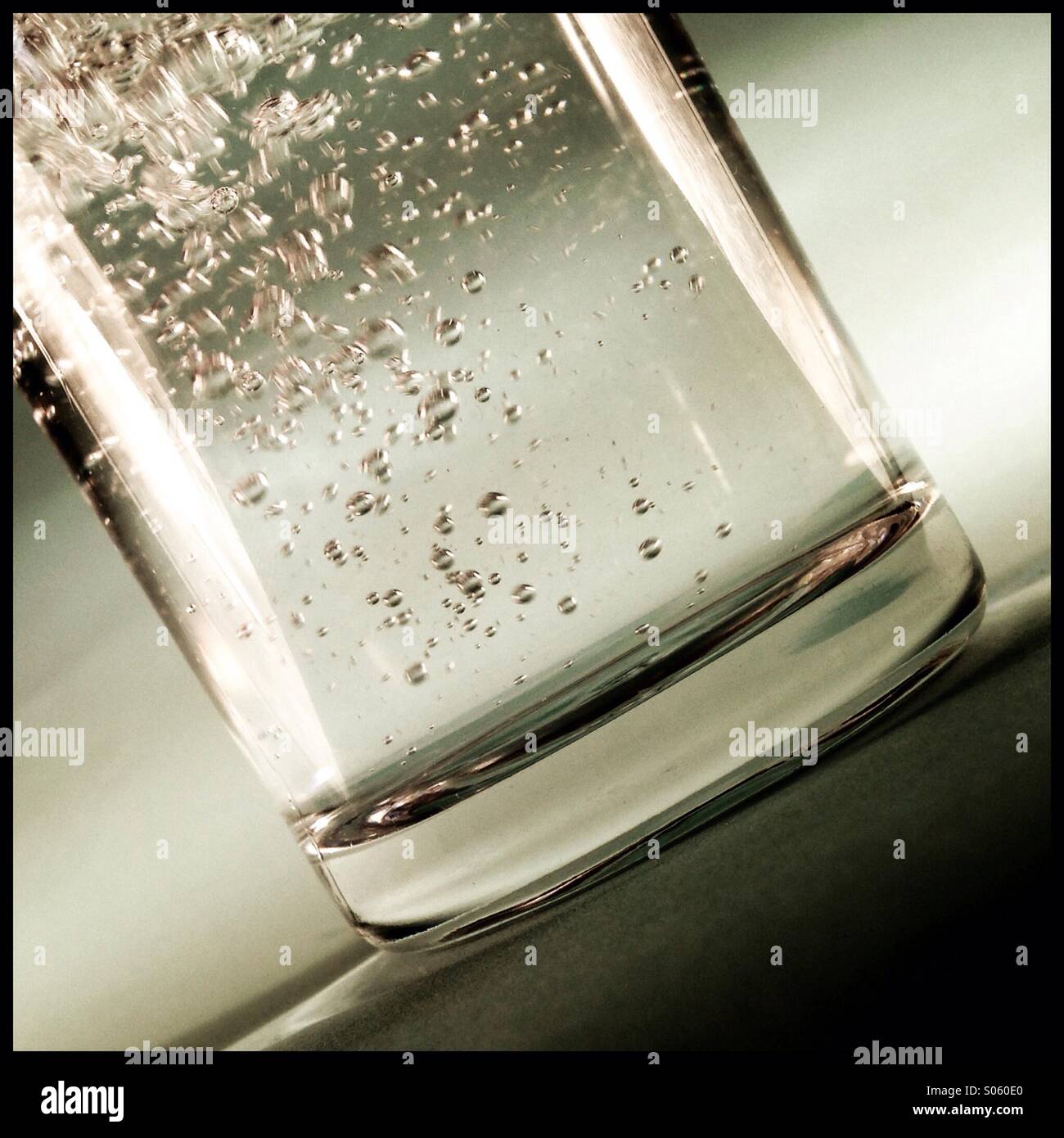 Glass bubbles water hi-res stock photography and images - Alamy