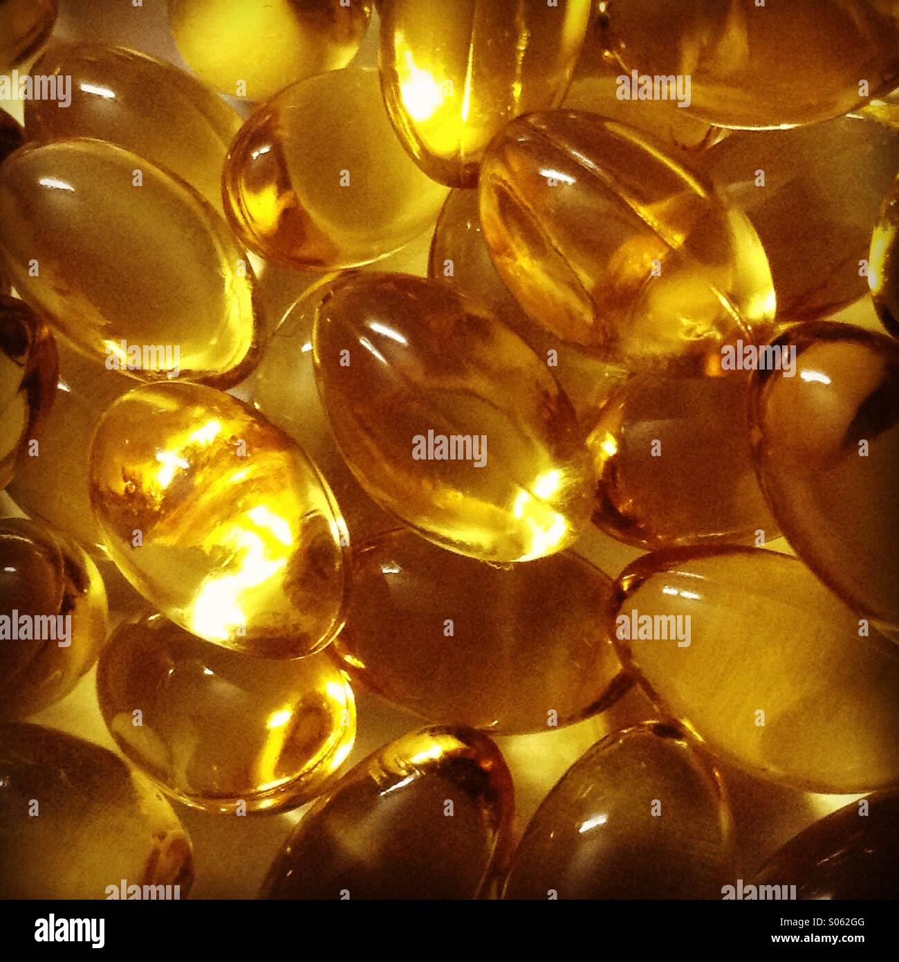 Oil capsules hi-res stock photography and images - Alamy