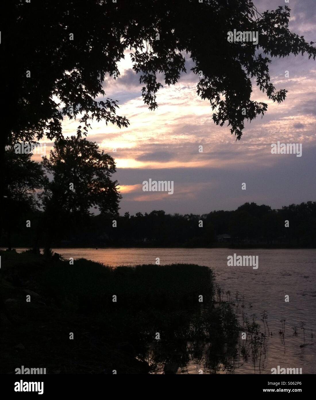 Sun set and river hi-res stock photography and images - Alamy