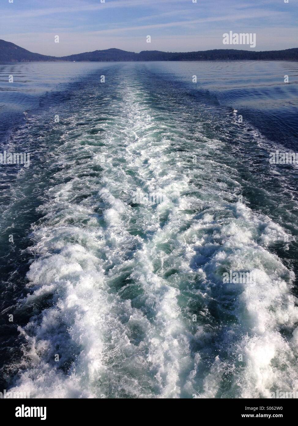 H2o waves hi-res stock photography and images - Alamy