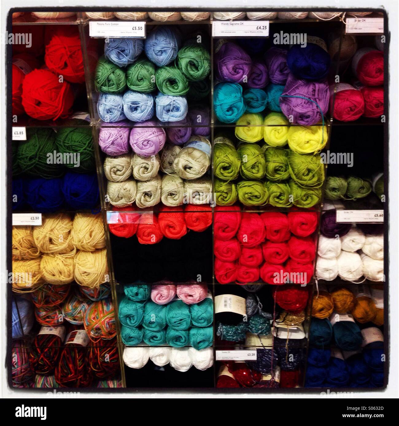 Colours of wool hi-res stock photography and images - Alamy