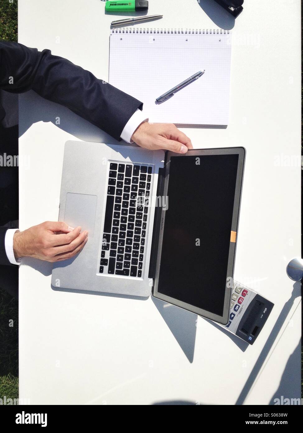Computer outside business hi-res stock photography and images - Alamy