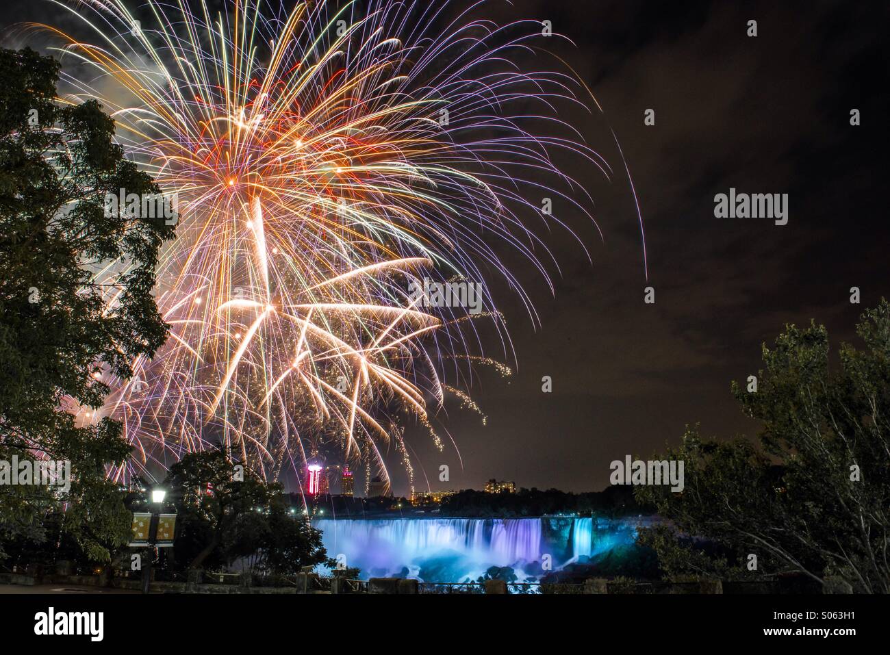 Fireworks waterfall hi-res stock photography and images - Alamy