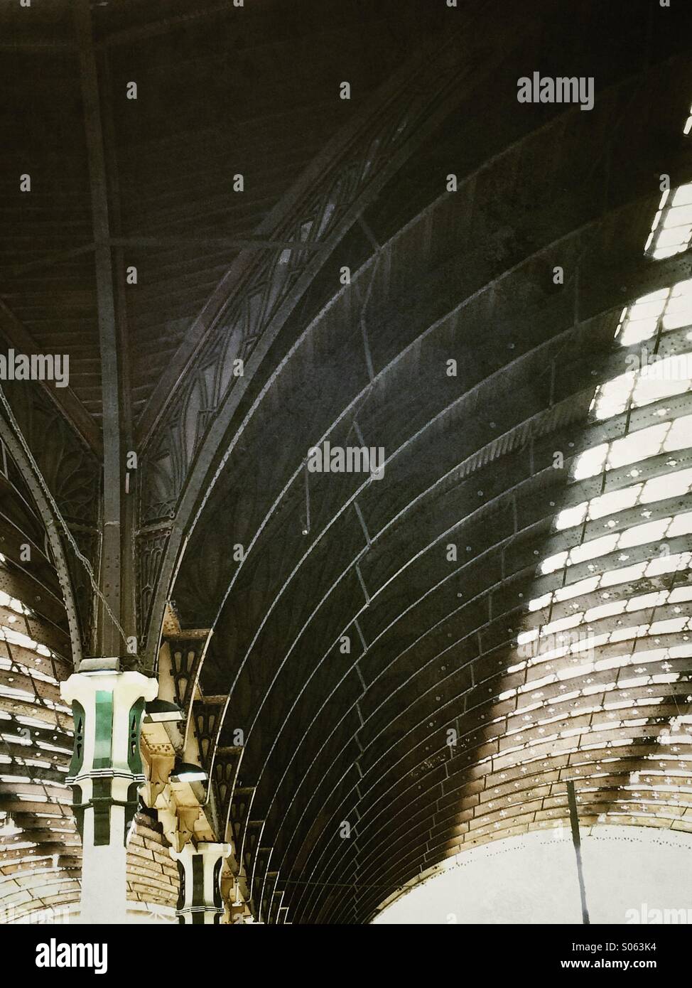 Paddington roof hi-res stock photography and images - Alamy