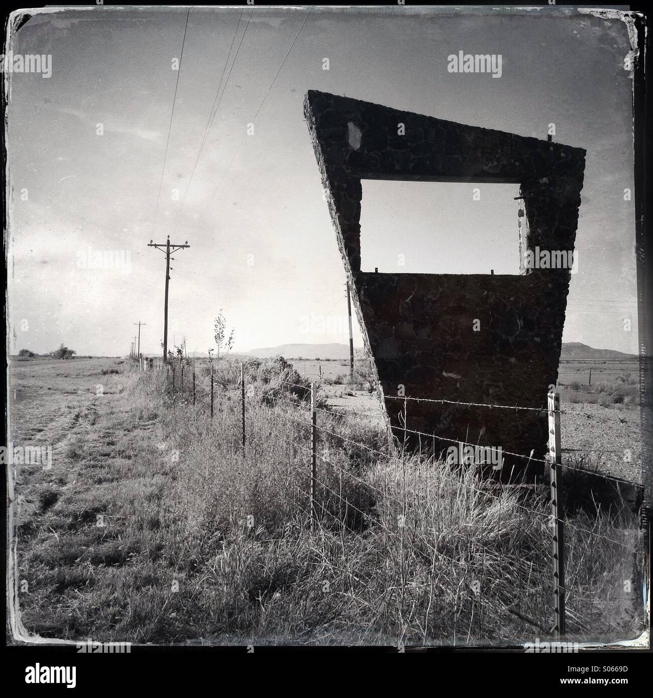 Dilapidated motel sign hi-res stock photography and images - Alamy