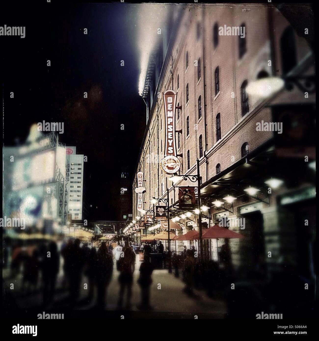 Ballpark at night hi-res stock photography and images - Alamy