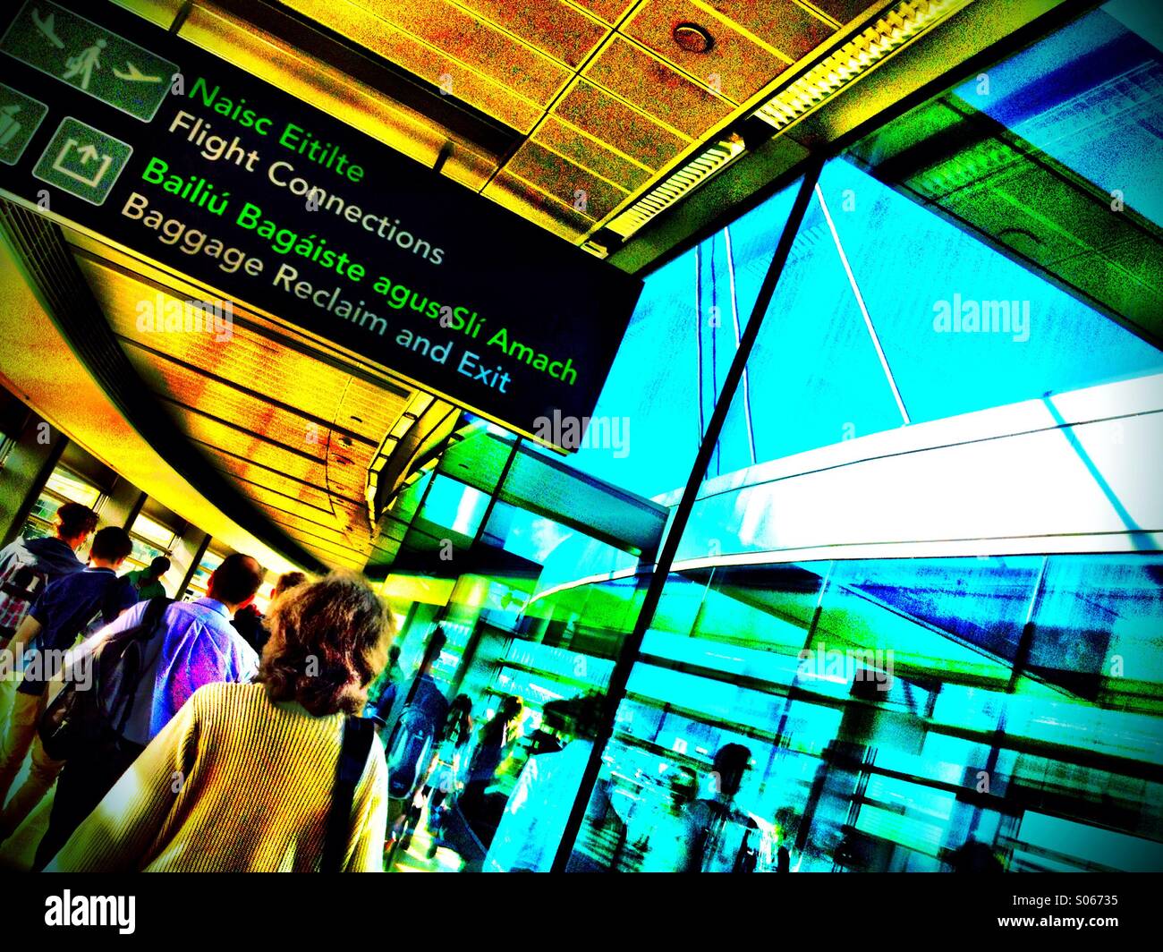 Gaelic signs smartphone stock photos and images - Alamy