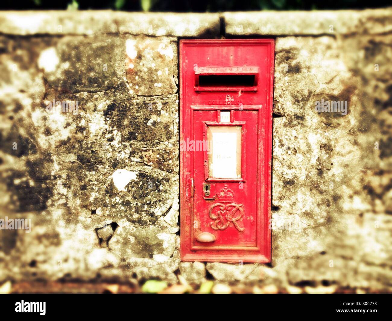 Wall mounted red post box gr uk hi-res stock photography and images - Alamy