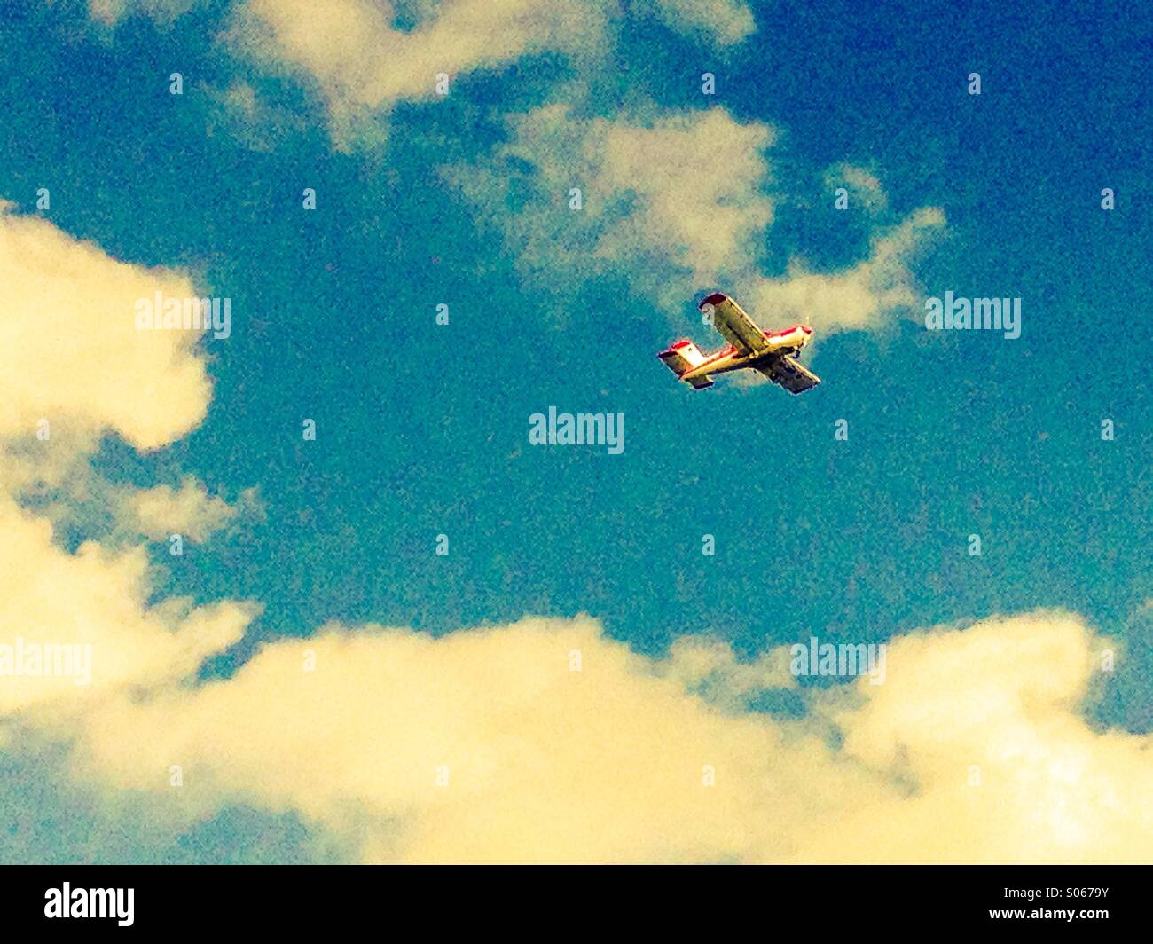 Plane blue sky hi-res stock photography and images - Alamy