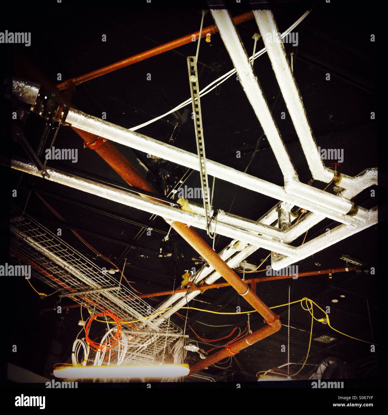 Broad roof hi-res stock photography and images - Alamy