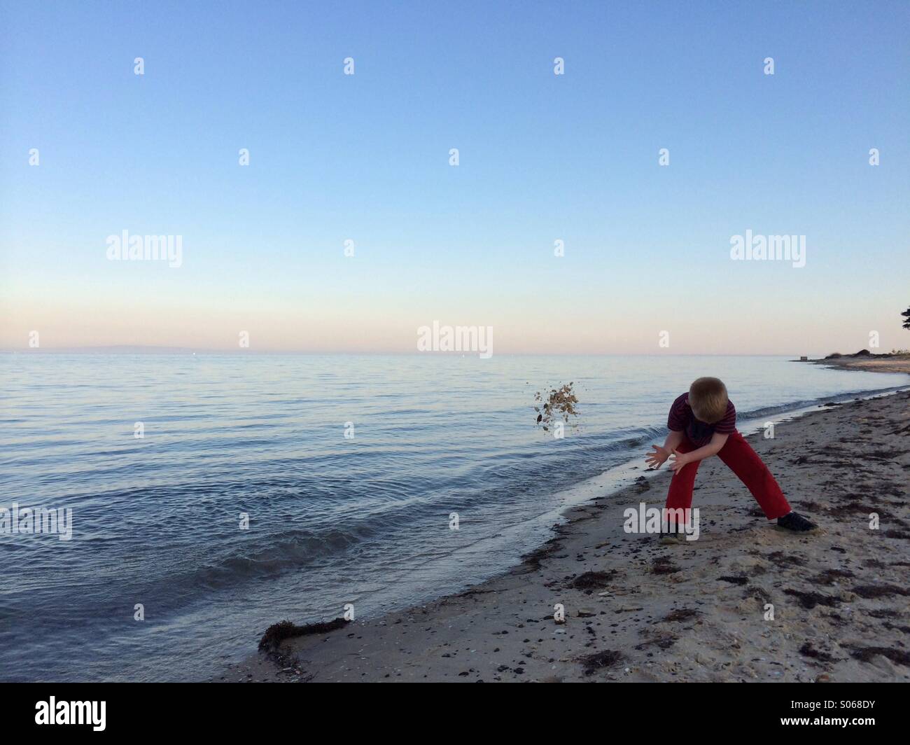 Sand throwing hi-res stock photography and images - Alamy
