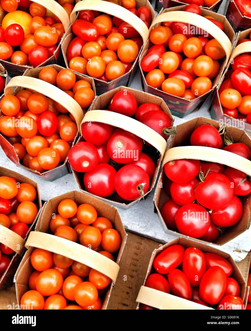 Tomatoes at market hi-res stock photography and images - Alamy