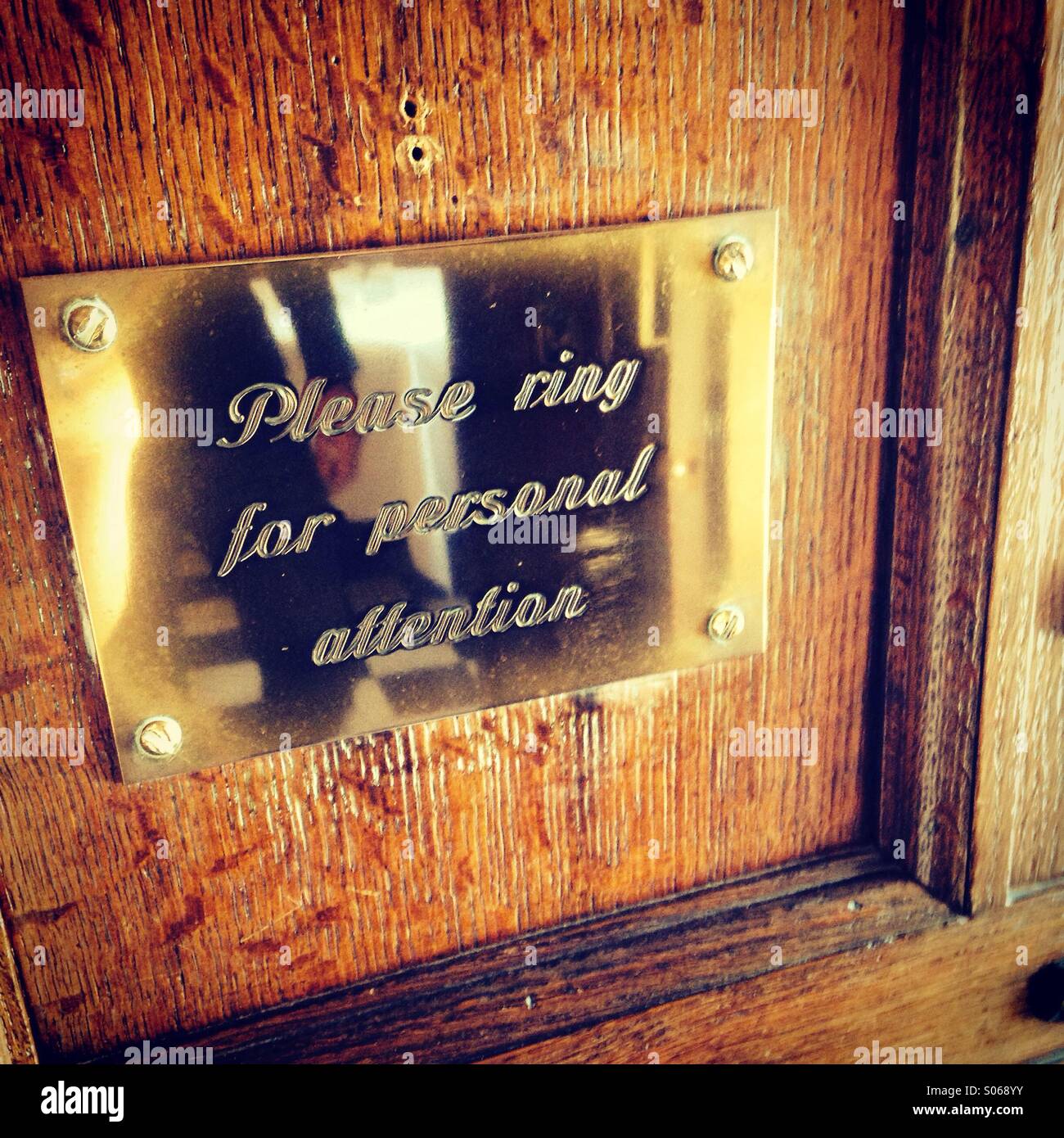 Concierge sign hi-res stock photography and images - Alamy