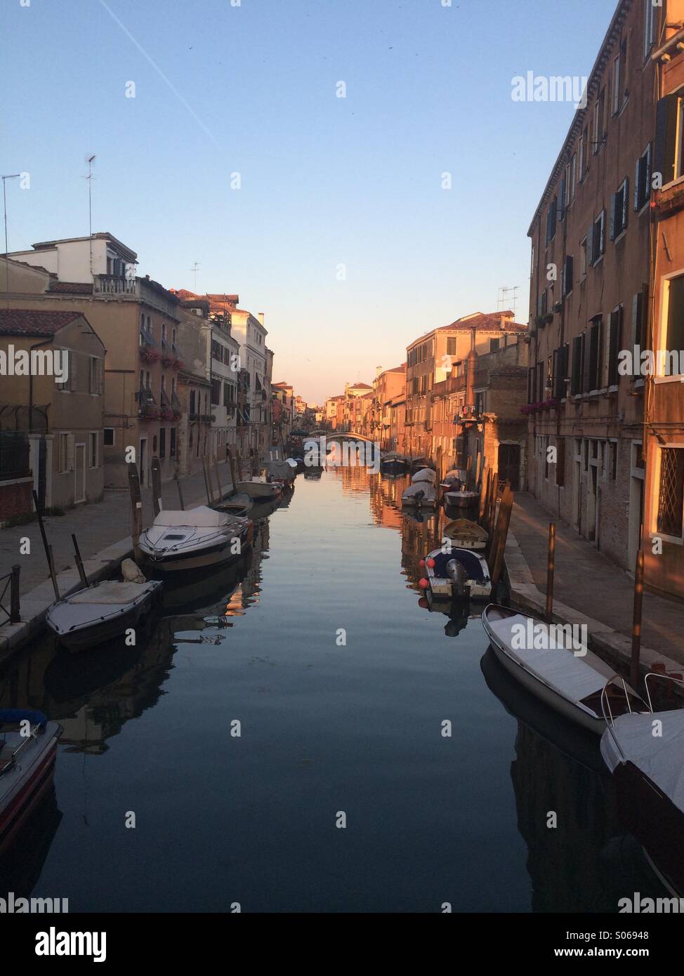 Venice gondala canal sunset hi-res stock photography and images - Alamy
