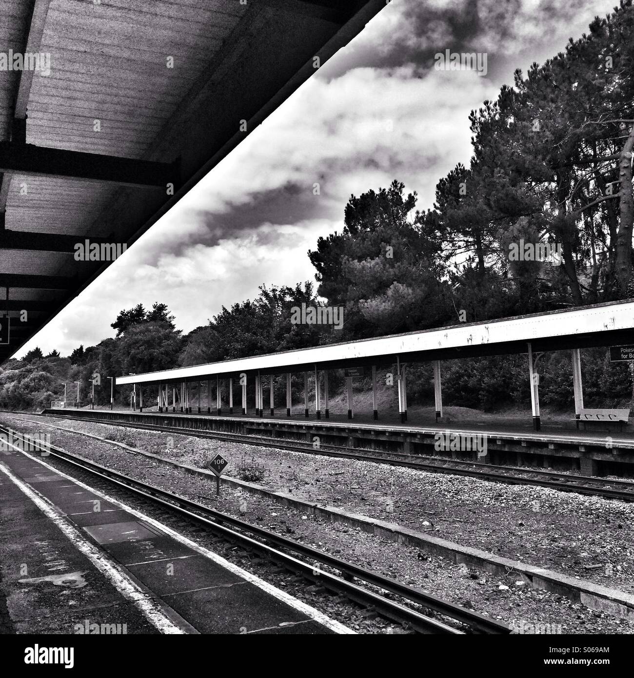 Bournemouth railway station hi-res stock photography and images - Alamy