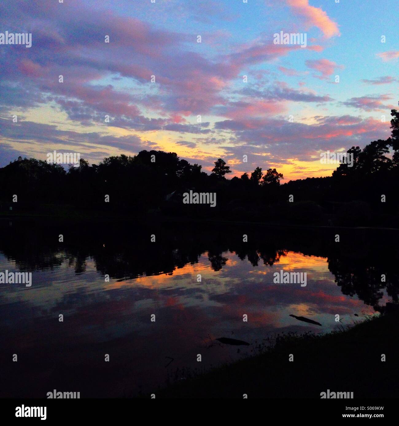 Sunset and pond hi-res stock photography and images - Alamy