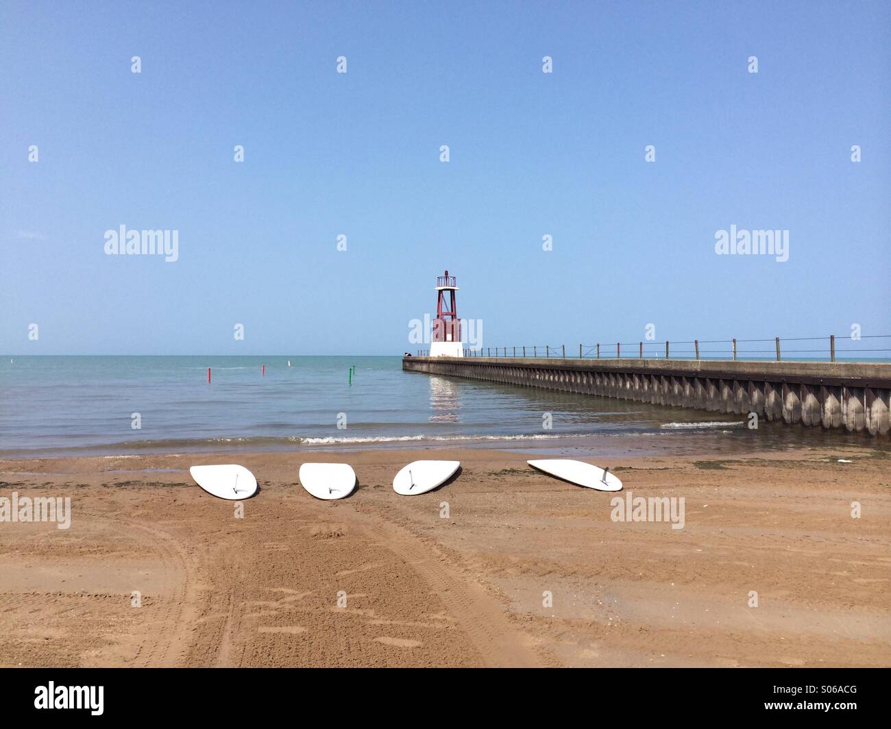 Beach lighthouse hi-res stock photography and images - Alamy