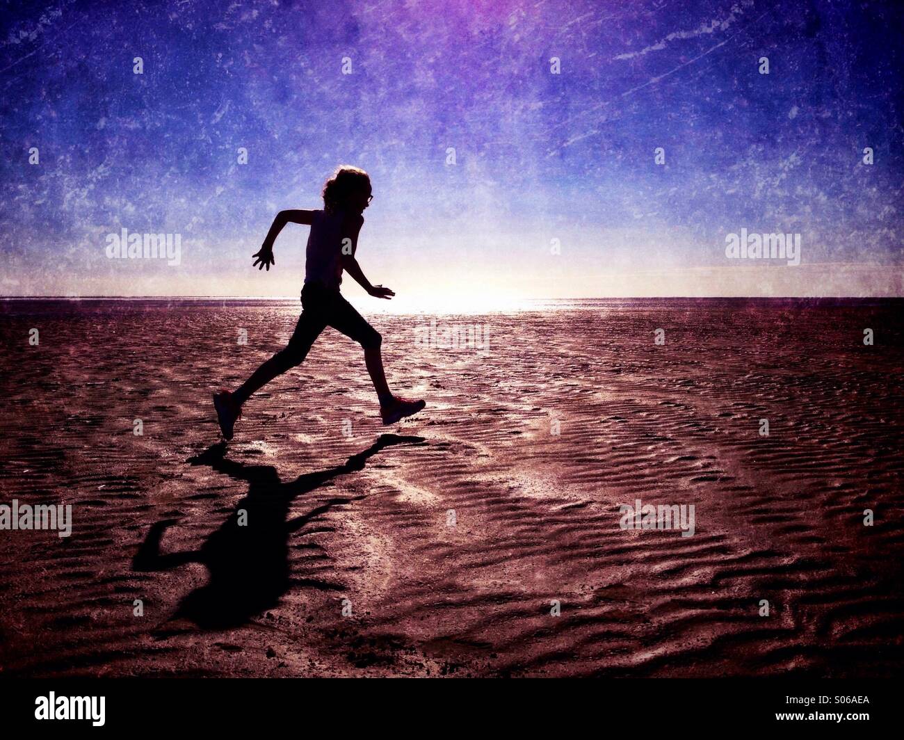 Running silhouette hi-res stock photography and images - Alamy