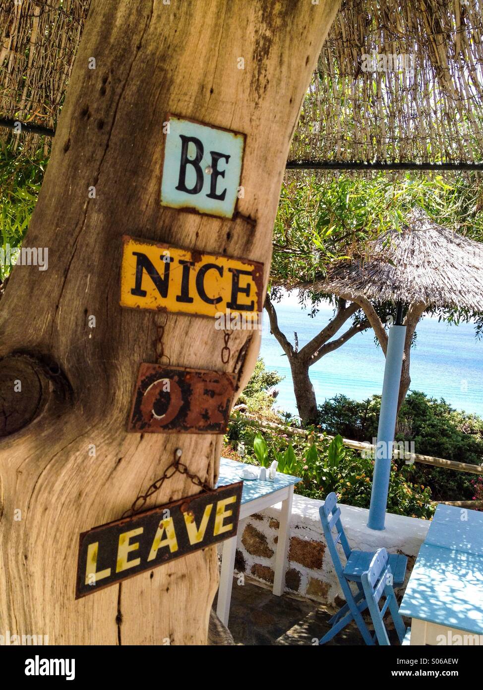 Greek signage hi-res stock photography and images - Alamy