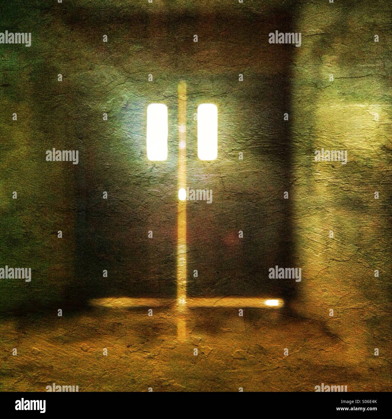 Light through door hi-res stock photography and images - Alamy