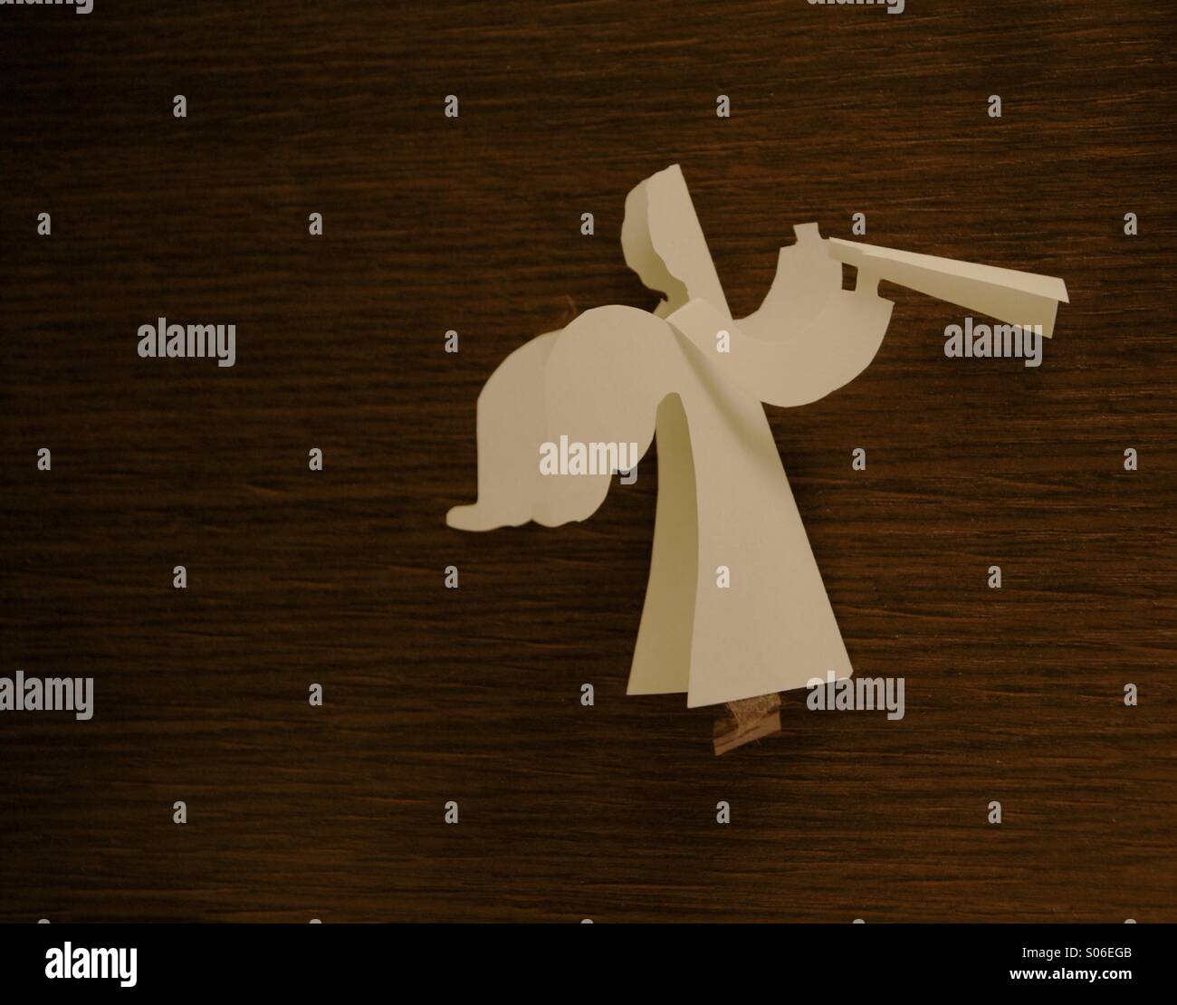 A paper angel hi-res stock photography and images - Alamy