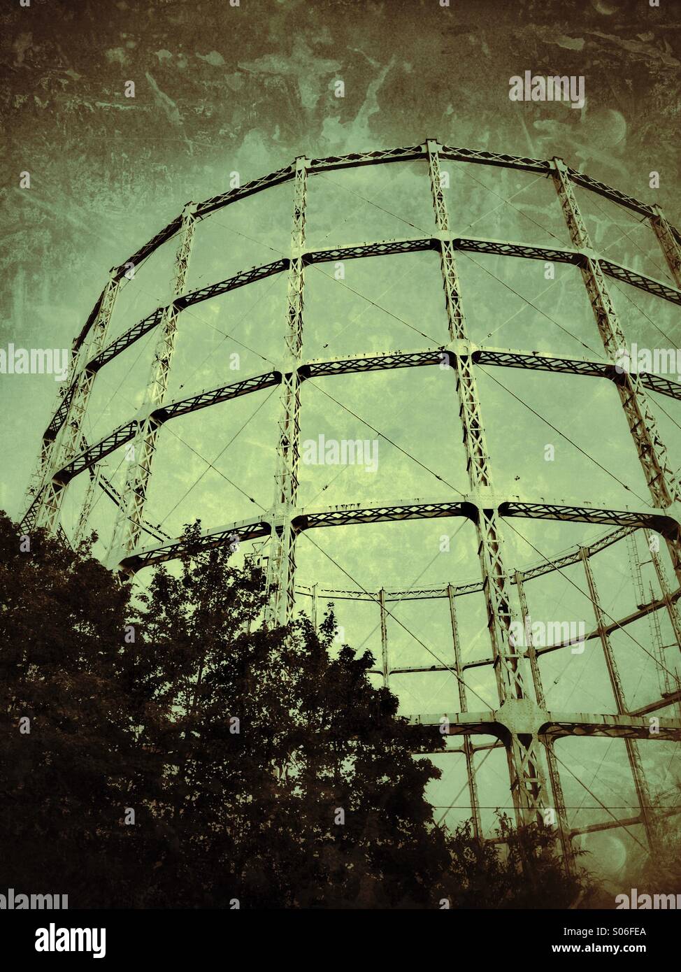 Tank empty hi-res stock photography and images - Alamy