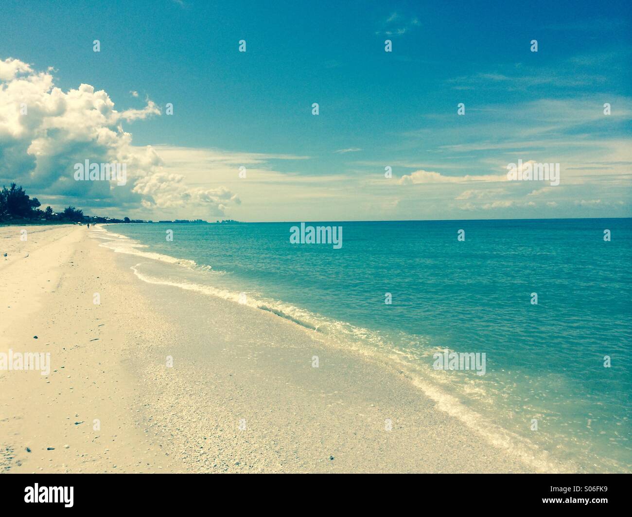 Beautiful beach day hi-res stock photography and images - Alamy
