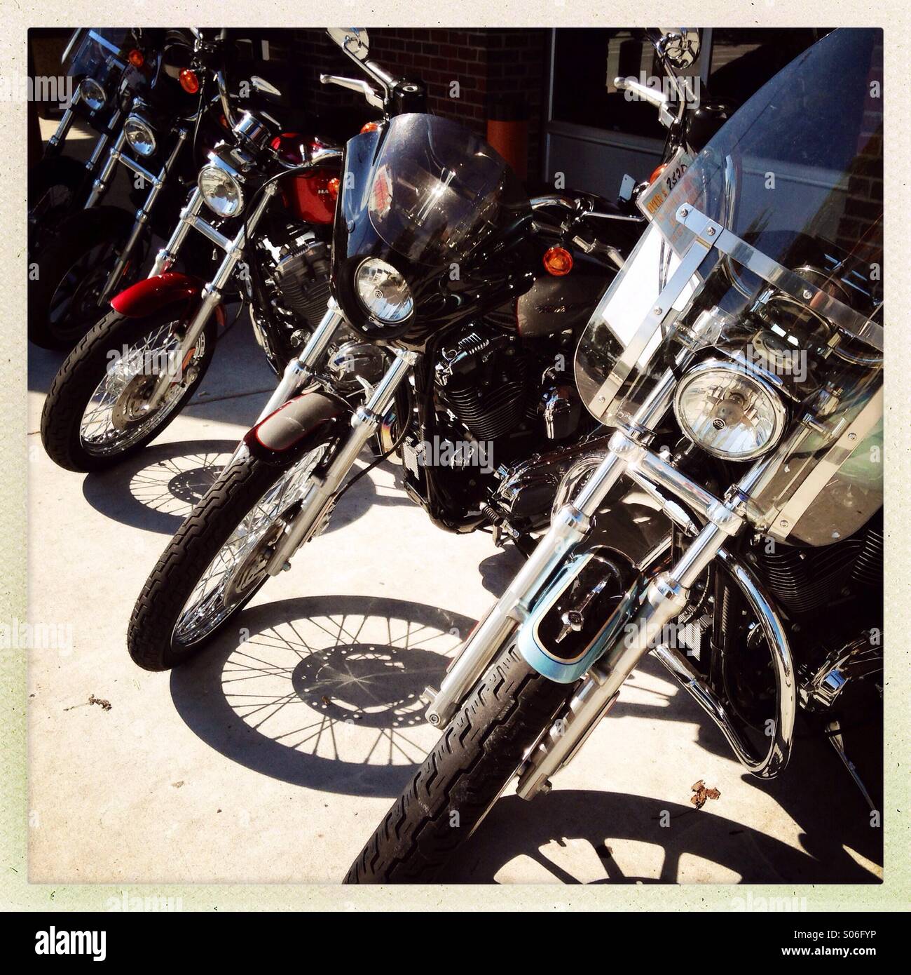 Harley davidson motorcycle shop hi-res stock photography and images - Alamy