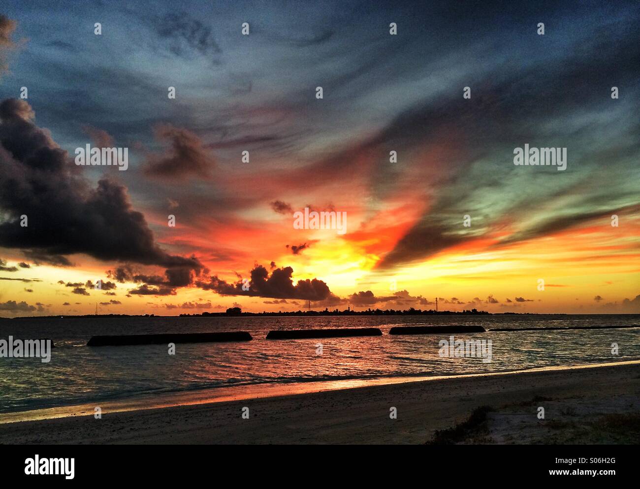 The maldives sunset hi-res stock photography and images - Alamy