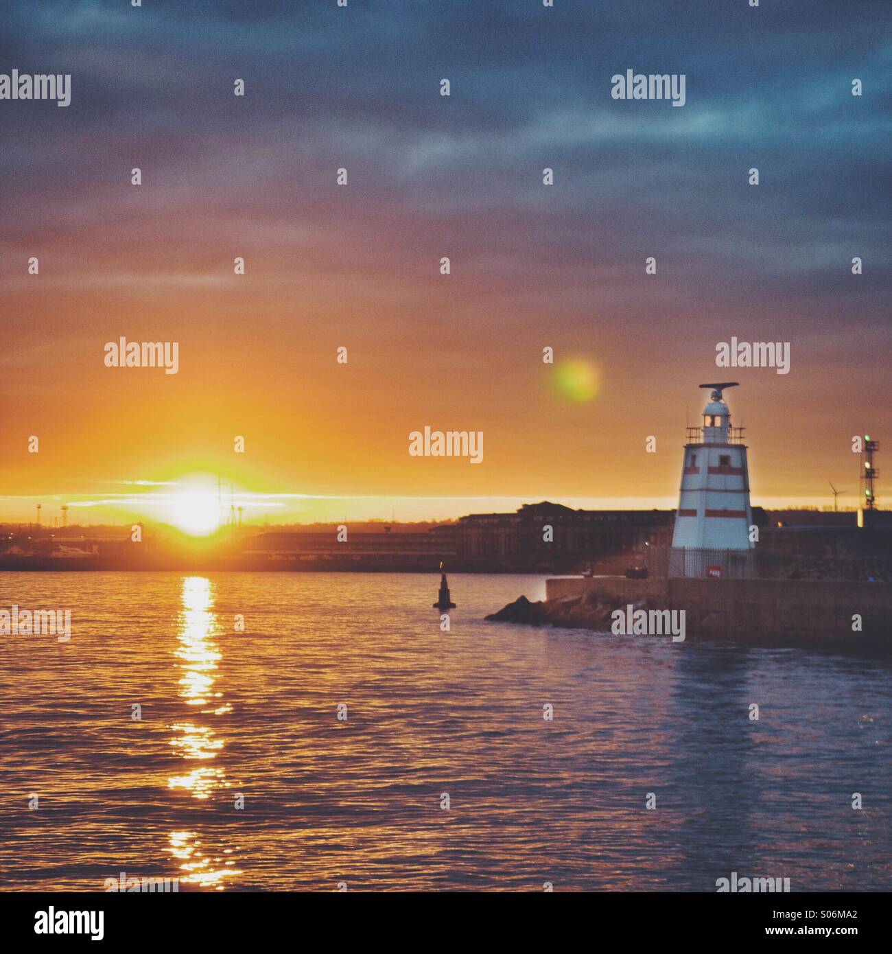 Lens flare uk harbour hi-res stock photography and images - Alamy