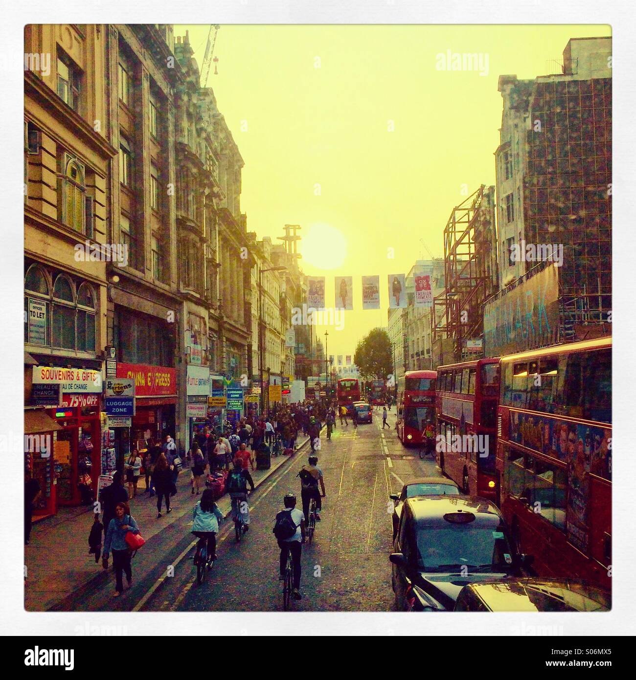 London oxford street hi-res stock photography and images - Alamy