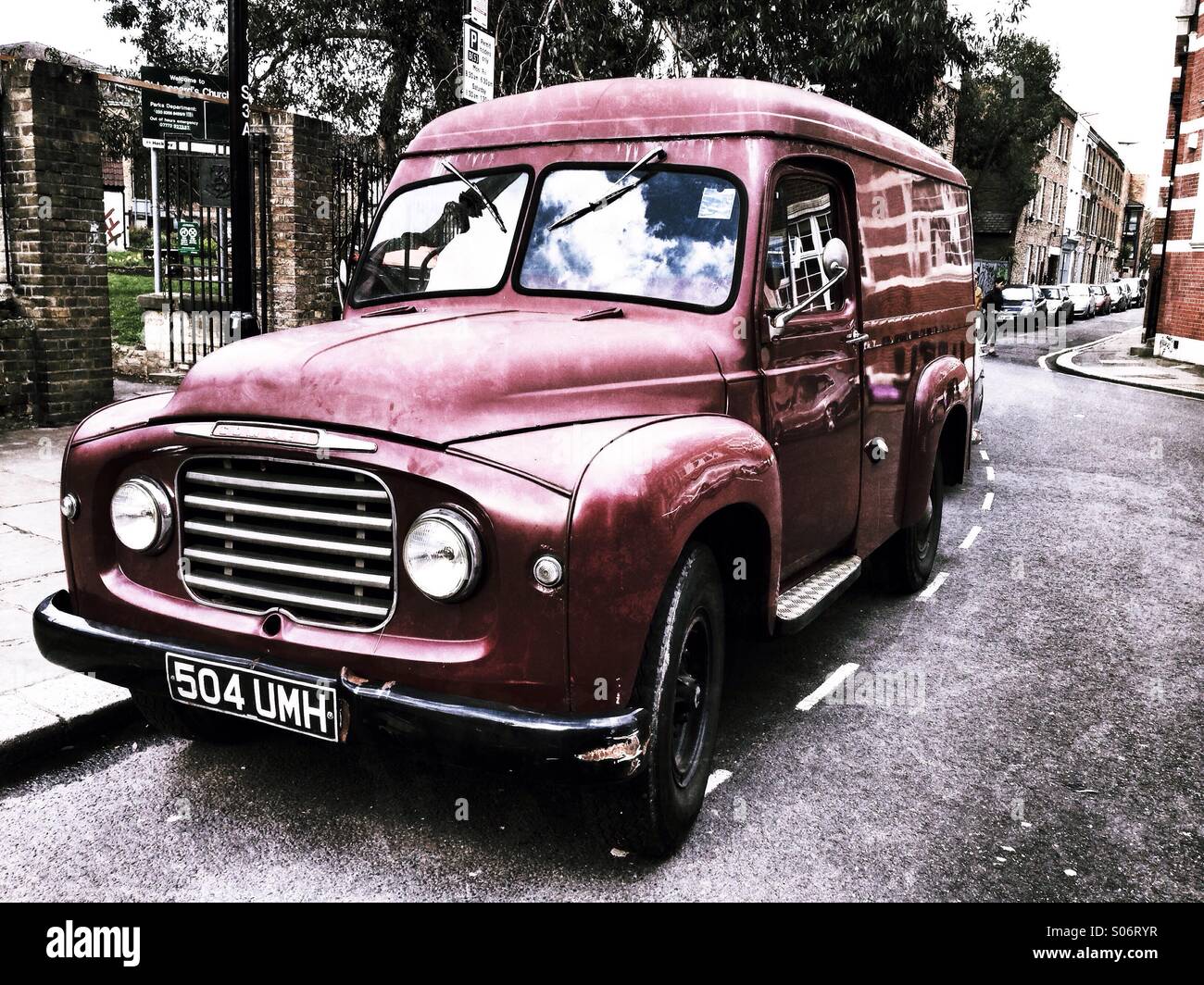 Old fashioned red van hi-res stock photography and images - Alamy