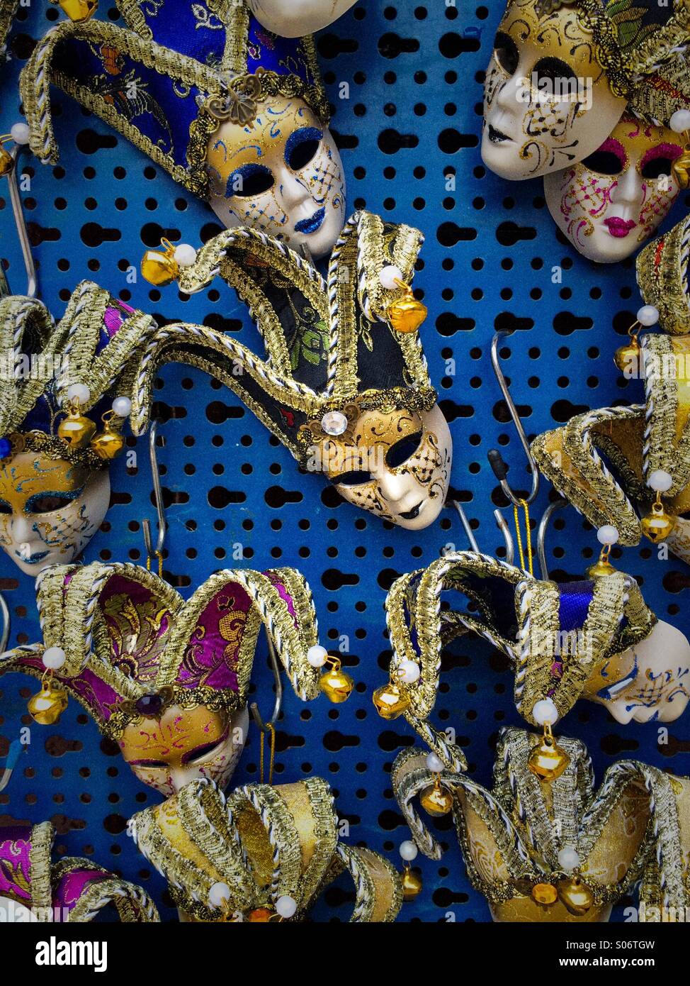 Souvenir opera masks in Verona , Italy Stock Photo - Alamy