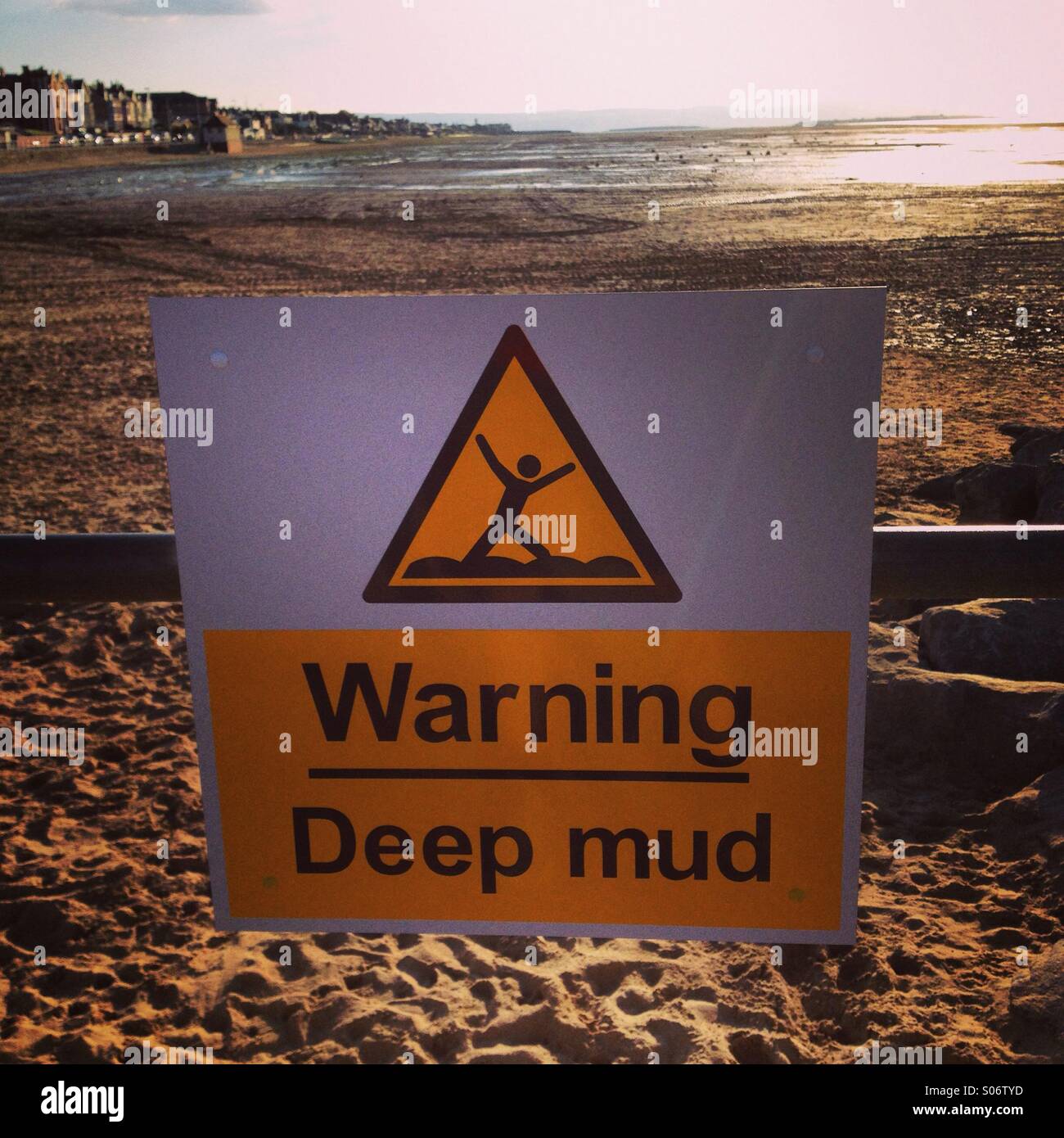 Deep mud sign hi-res stock photography and images - Alamy